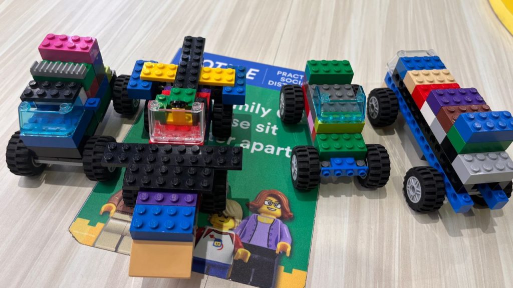 Build & Test Theme Park – Lego Car Racing - My Awesome Moments